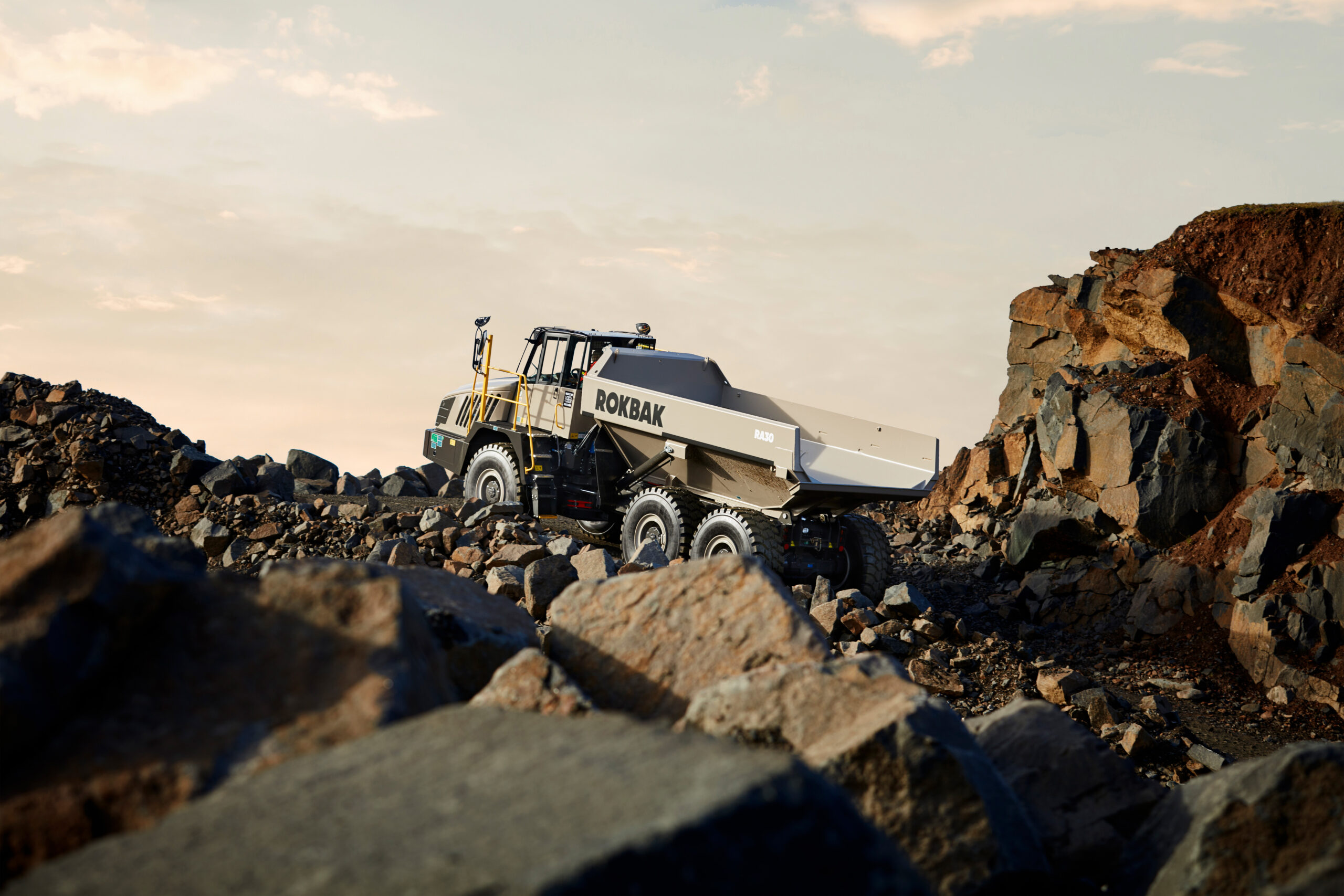 The unique industrial value of the articulated hauler - Africa Mining ...