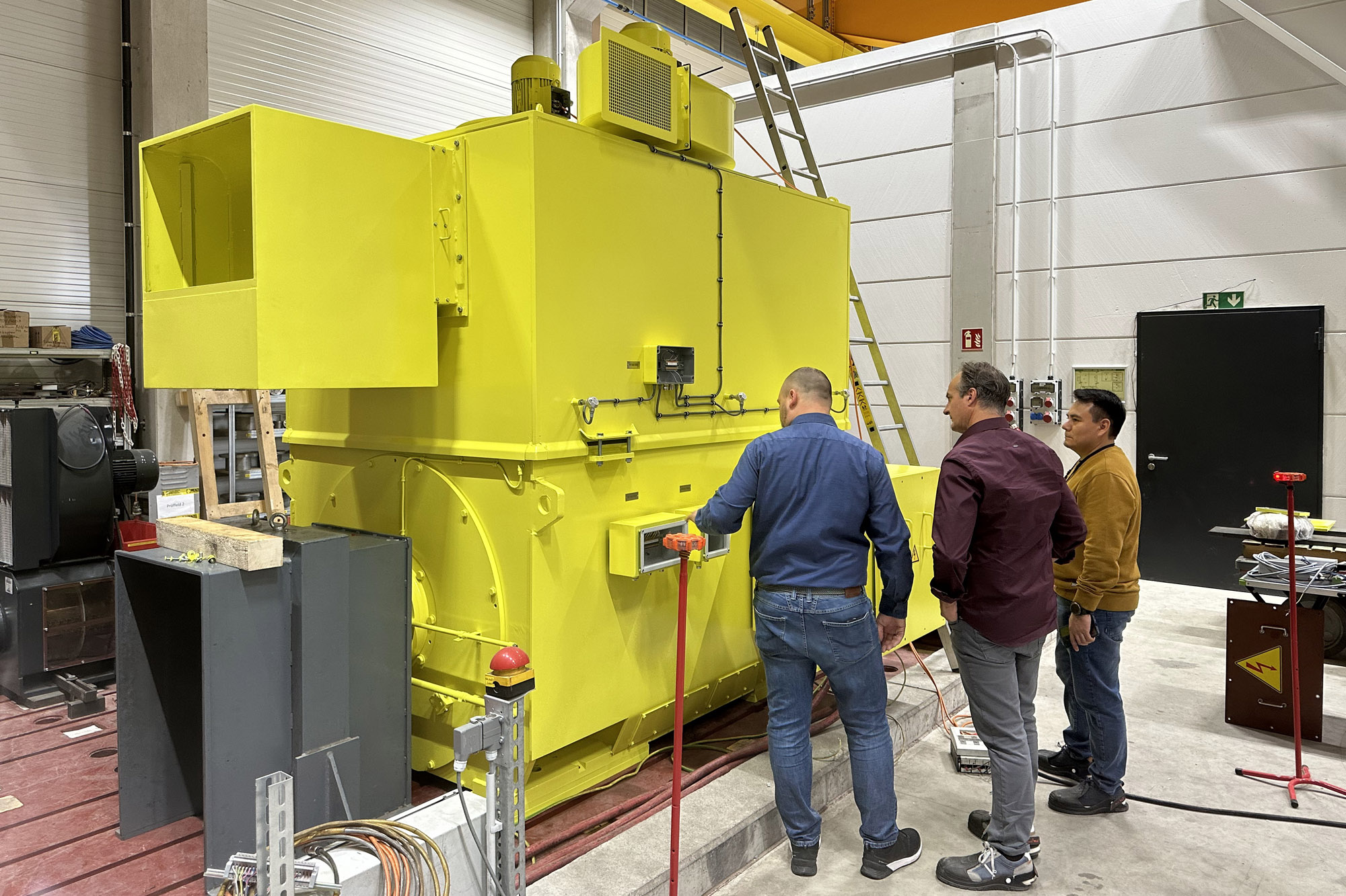 Mill motor for gold mine at 4200 meters high - Africa Mining and ...