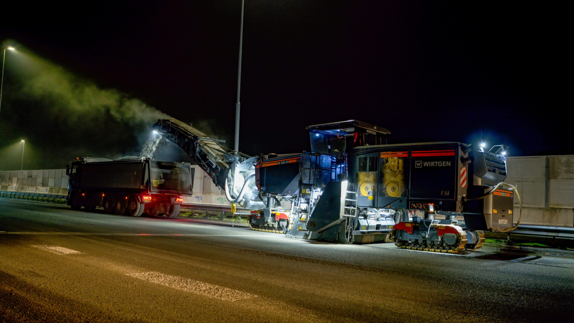 W 250 XF: Wirtgen’s most powerful cold milling machine - Africa Mining ...